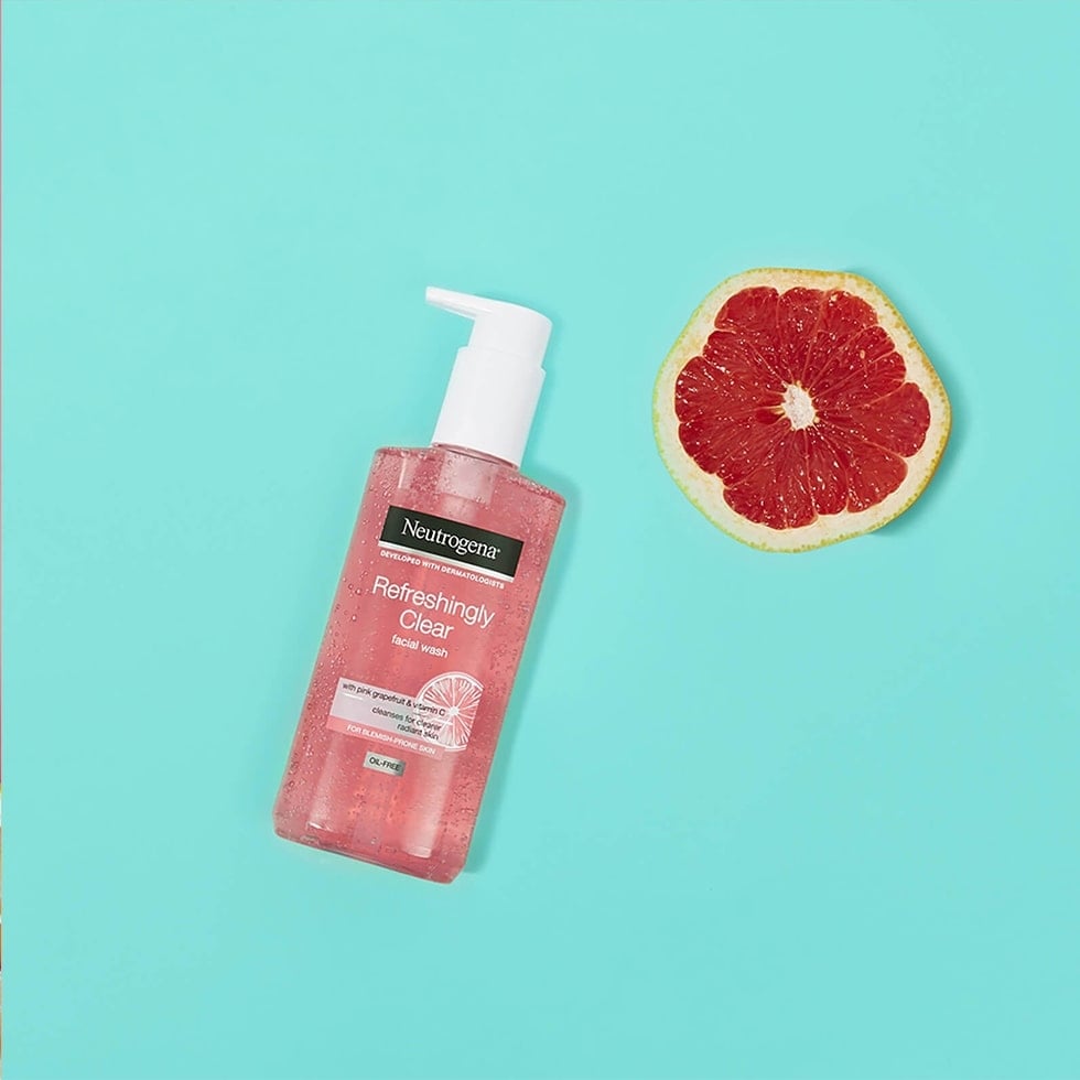 Neutrogena Refreshingly Clear Facial Wash with Pink Grapefruit 200ml ...
